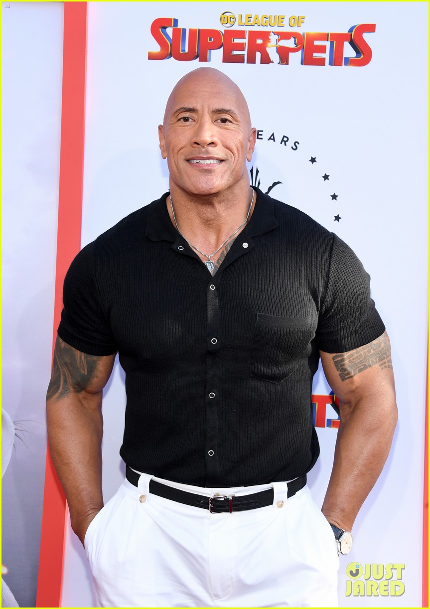 Keanu Reeves Meets Up With Dwayne Johnson & Kevin Hart at 'DC League of ...