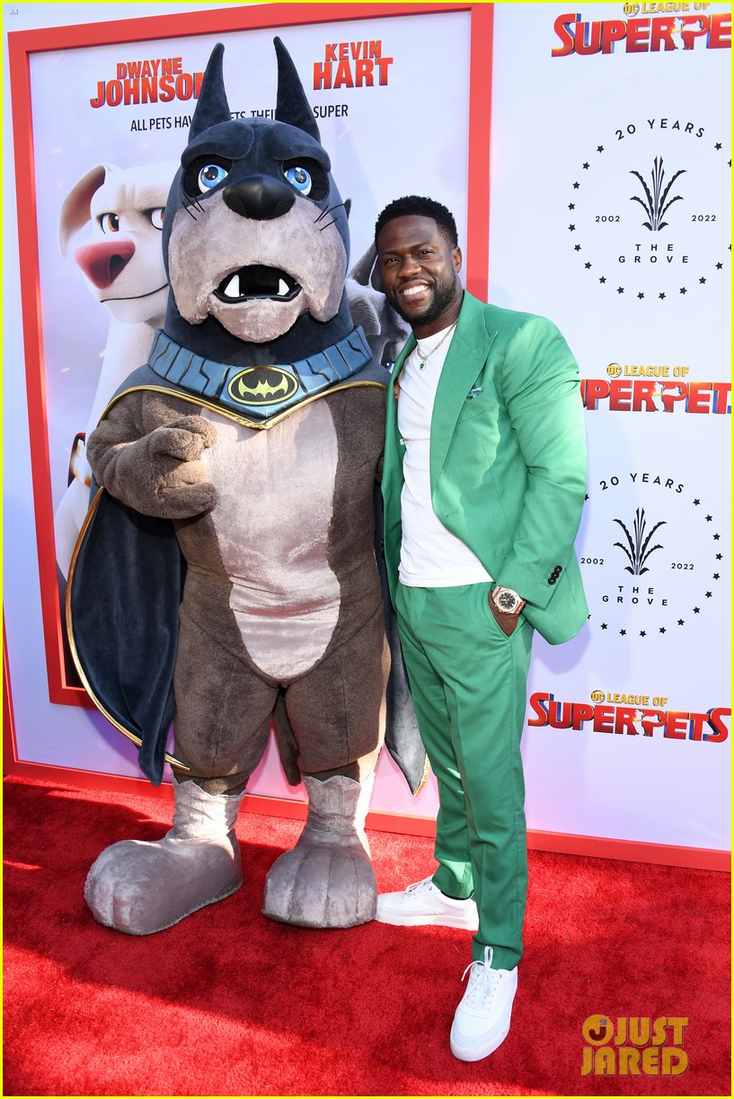 Keanu Reeves Meets Up With Dwayne Johnson & Kevin Hart at 'DC League of ...