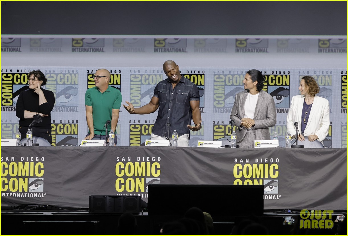 Terry Crews Rips His Shirt Off During 'Tales Of The Walking Dead' Panel ...