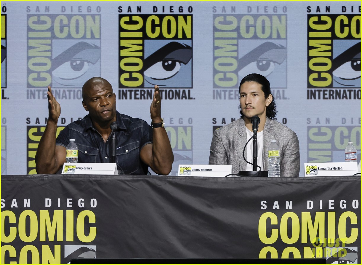 Terry Crews Rips His Shirt Off During 'Tales Of The Walking Dead' Panel ...