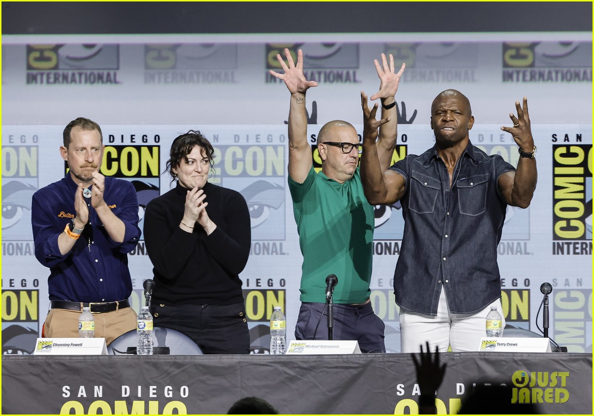 Terry Crews Rips His Shirt Off During 'Tales Of The Walking Dead' Panel ...