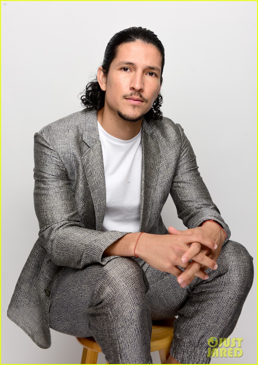 Terry Crews Rips His Shirt Off During 'Tales Of The Walking Dead' Panel ...