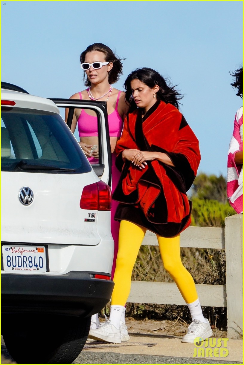 Sara Sampaio, Jasmine Tookes, & More Victoria's Secret Models Pose in ...