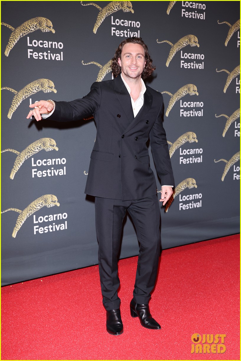 Aaron Taylor-Johnson Supported by Wife Taylor While Being Honored at ...