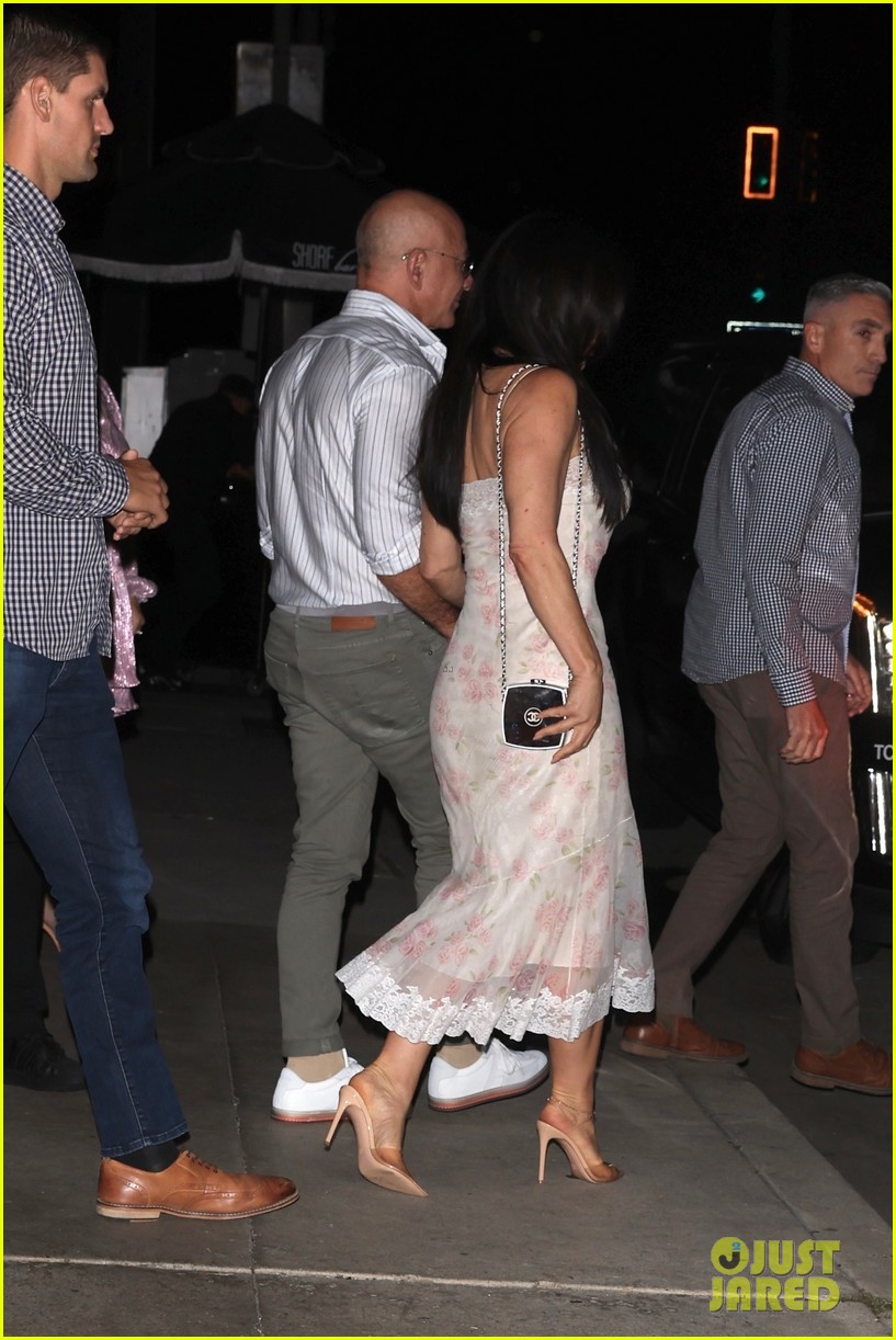 Jeff Bezos & Girlfriend Lauren Sanchez Spotted Getting Dinner at Celeb ...