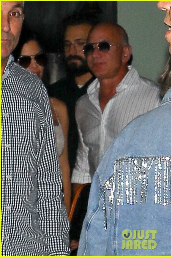 Jeff Bezos & Girlfriend Lauren Sanchez Spotted Getting Dinner at Celeb ...