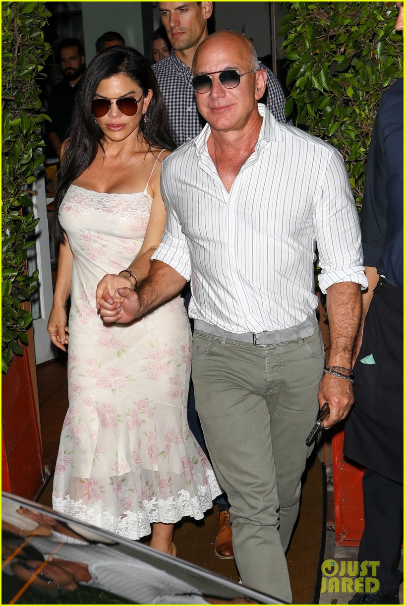 Jeff Bezos & Girlfriend Lauren Sanchez Spotted Getting Dinner at Celeb ...