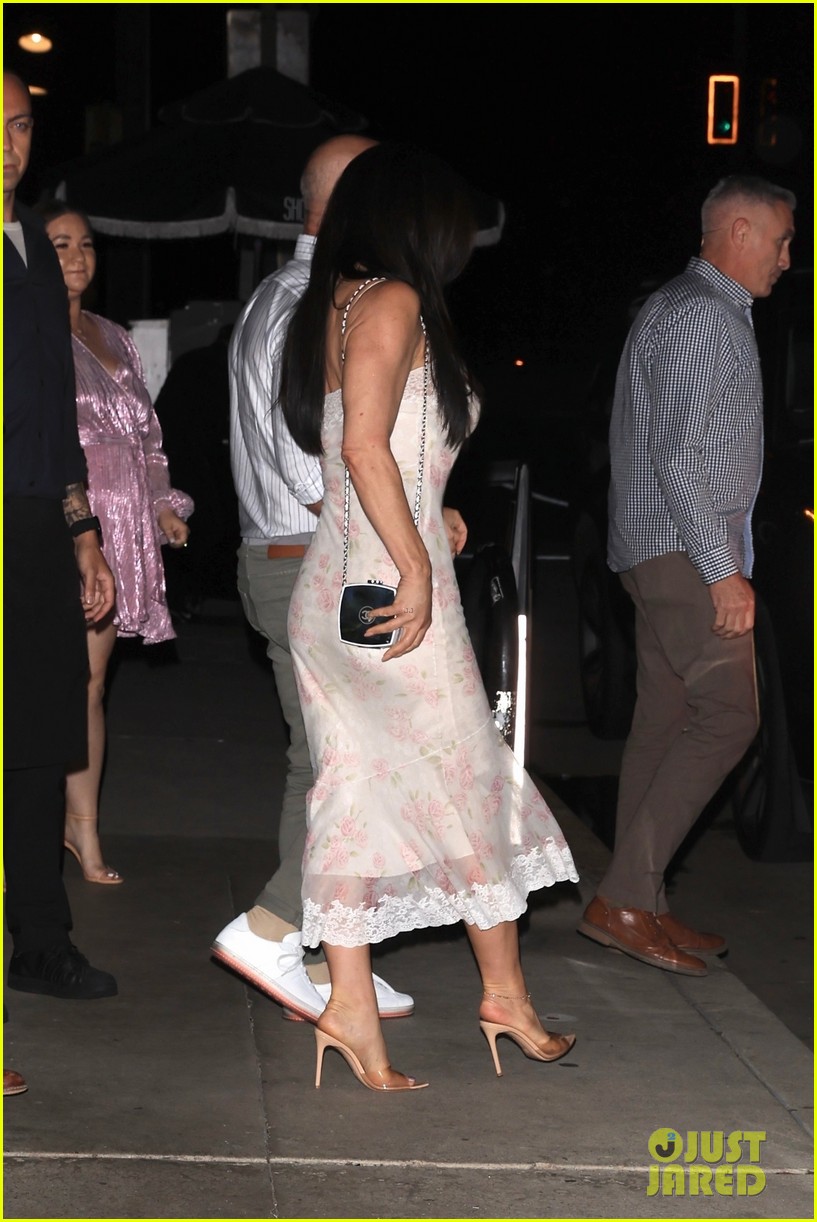 Full Sized Photo of jeff bezos lauren sanchez out for dinner 31 | Photo ...