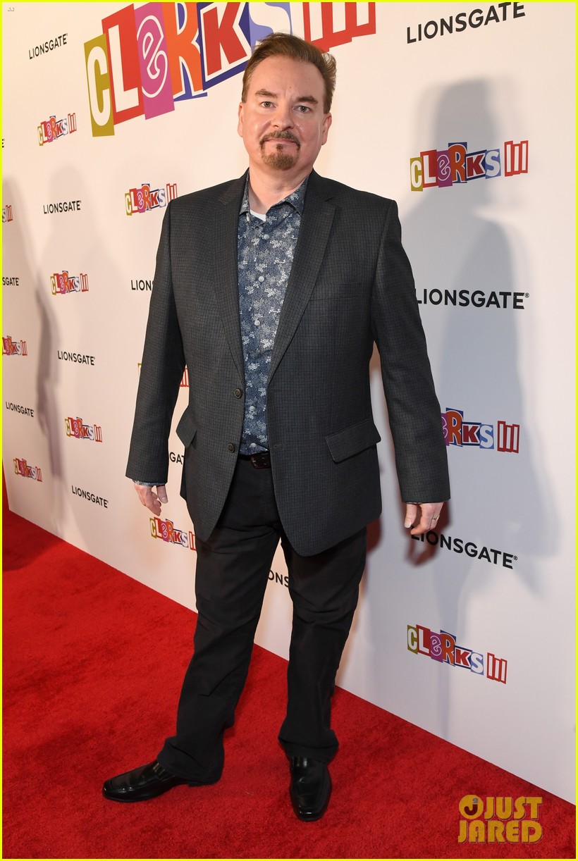 Kevin Smith Celebrates the Premiere of 'Clerks III' with Rosario Dawson ...