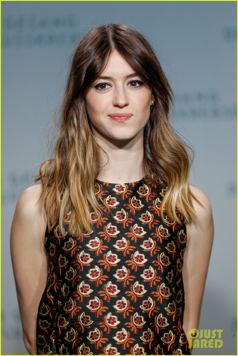 Daisy Edgar-Jones Steps Out In A Feathery Look For 'Where The Crawdads ...