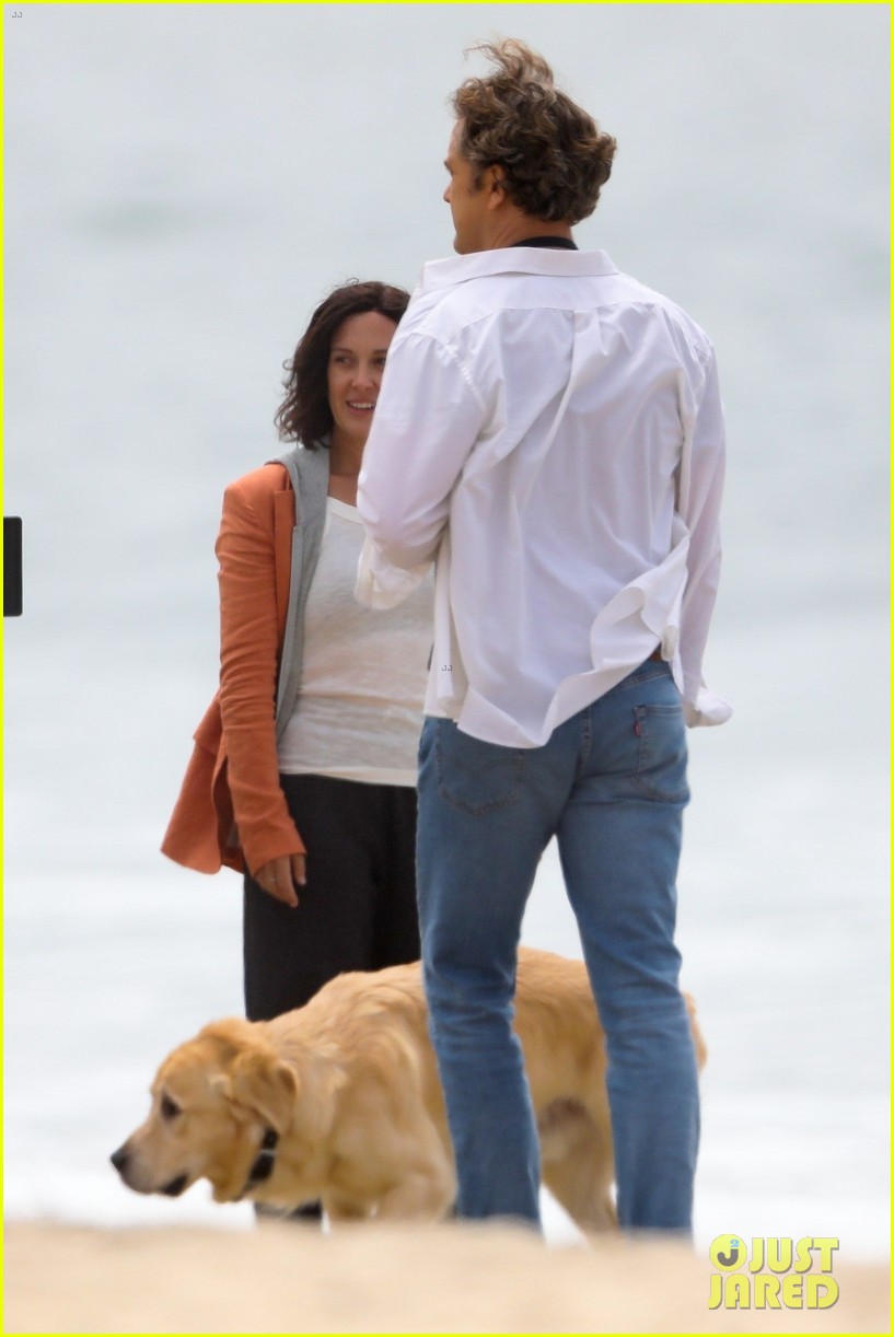 Joshua Jackson & Lizzy Caplan Hit the Beach to Film 'Fatal Attraction ...