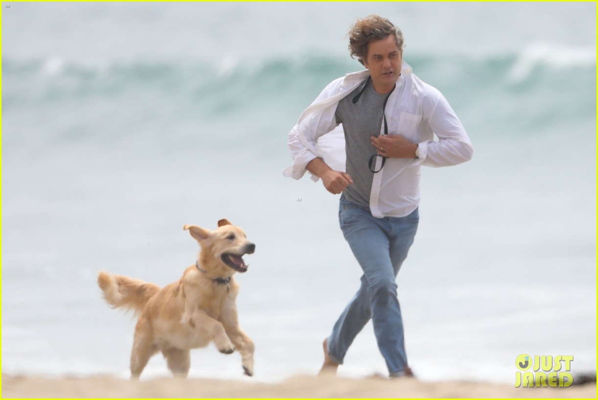 Joshua Jackson & Lizzy Caplan Hit the Beach to Film 'Fatal Attraction ...