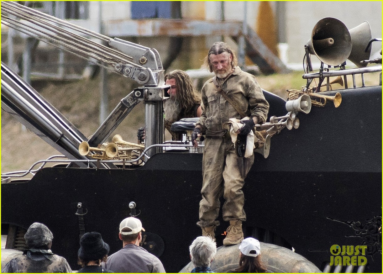 Chris Hemsworth Is Barely Recognizable on Set of 'Mad Max' Prequel ...