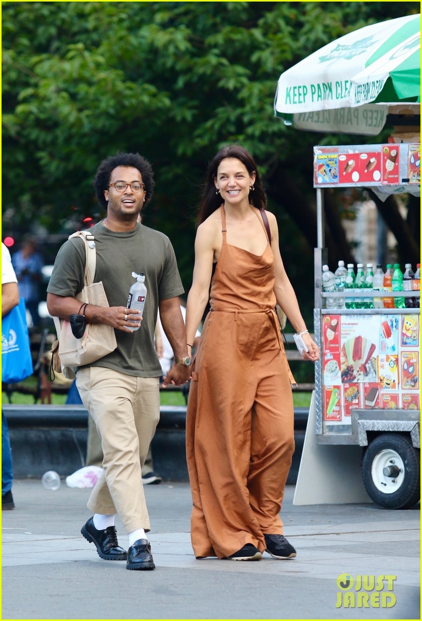Katie Holmes & Boyfriend Bobby Wooten III Look So Happy Together in ...