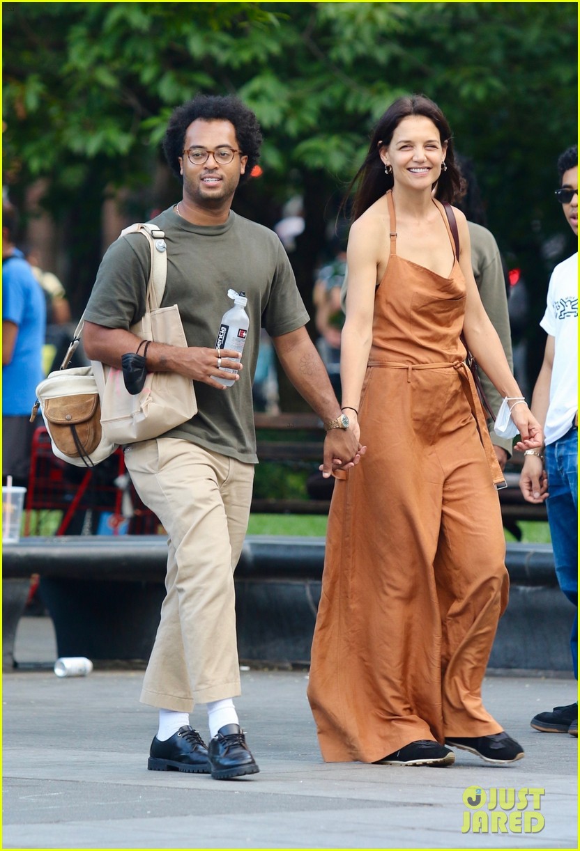 Katie Holmes & Boyfriend Bobby Wooten III Look So Happy Together in ...