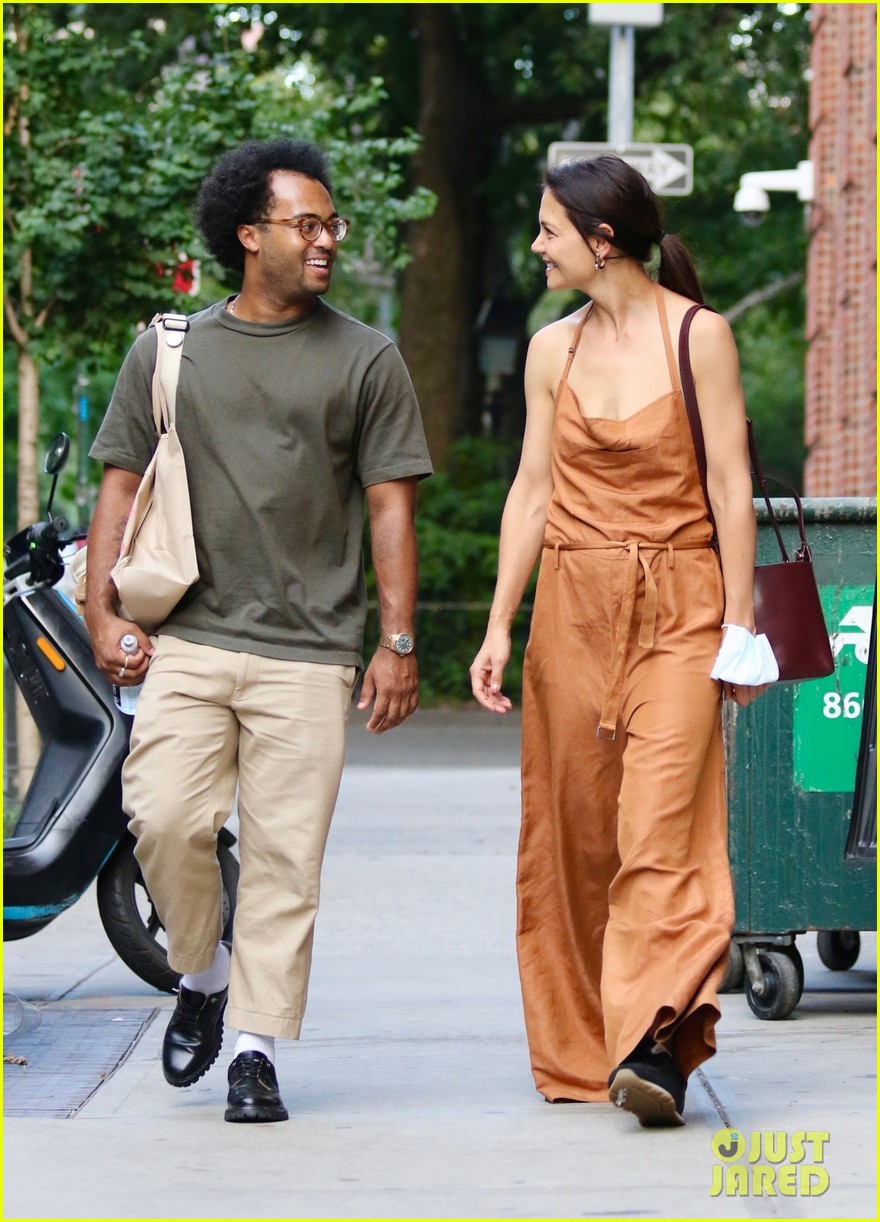 Katie Holmes & Boyfriend Bobby Wooten III Look So Happy Together in ...