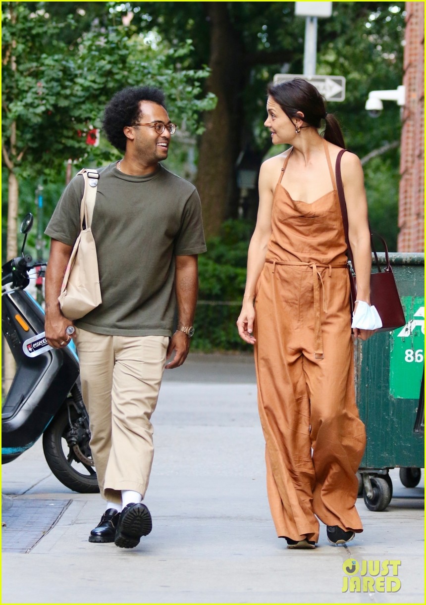 Katie Holmes & Boyfriend Bobby Wooten III Look So Happy Together in ...