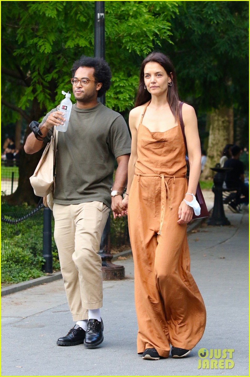 Katie Holmes & Boyfriend Bobby Wooten III Look So Happy Together in ...