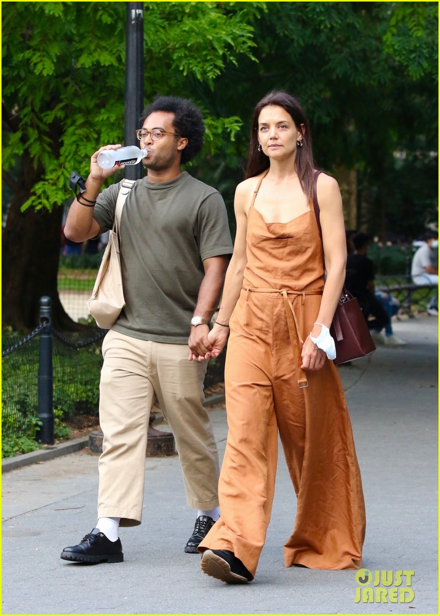 Katie Holmes & Boyfriend Bobby Wooten III Look So Happy Together in ...