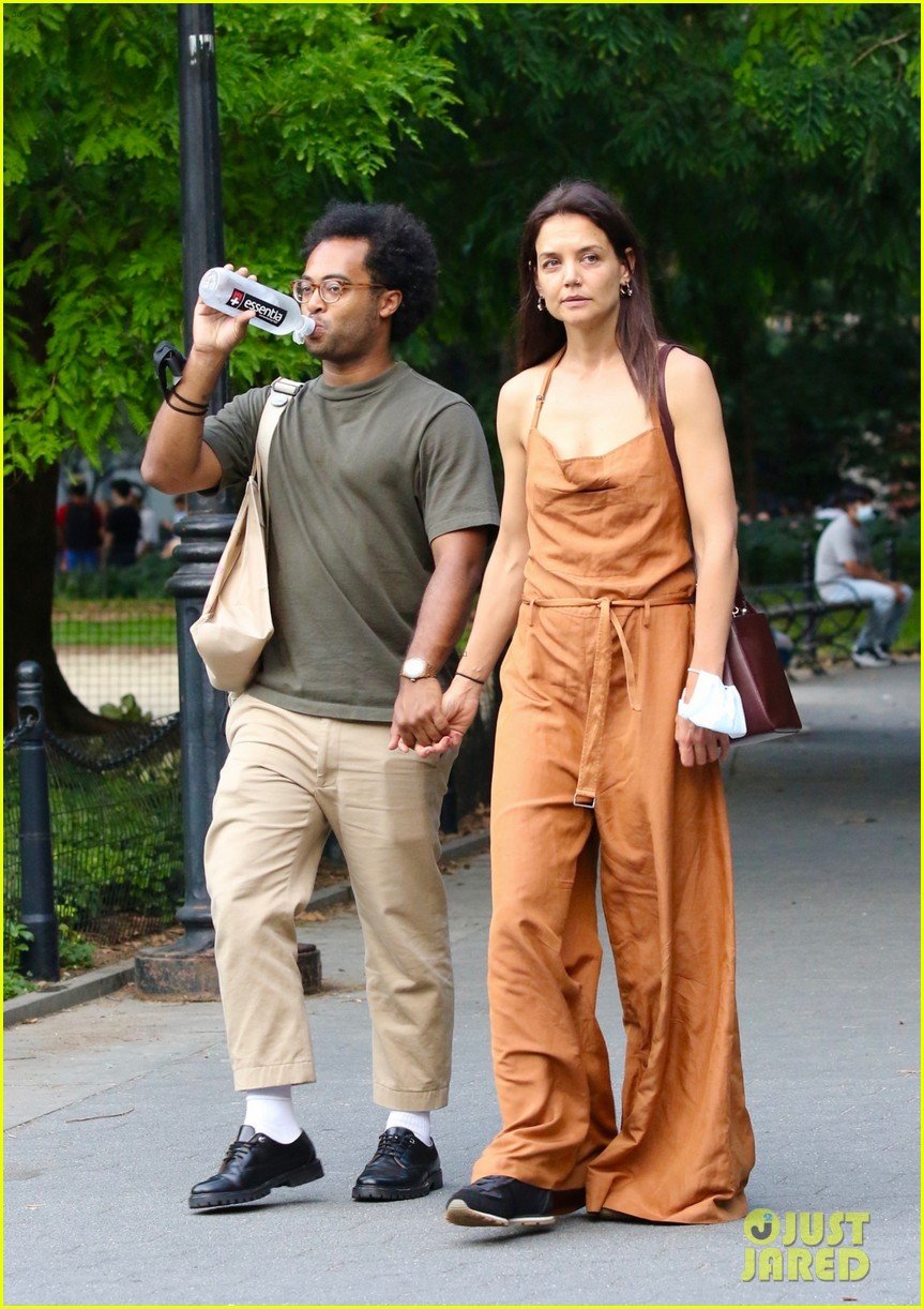 Katie Holmes & Boyfriend Bobby Wooten III Look So Happy Together in ...