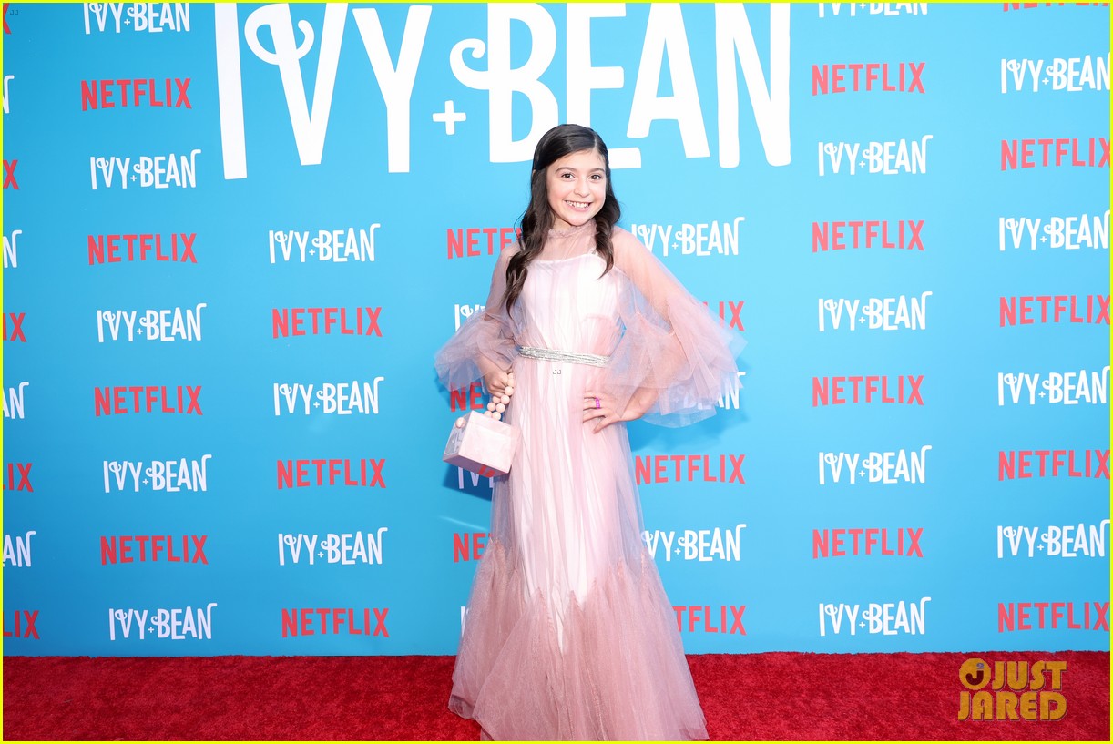 Jesse Tyler Ferguson Reveals He Wasn't Sarah Hyland's First Choice for ...