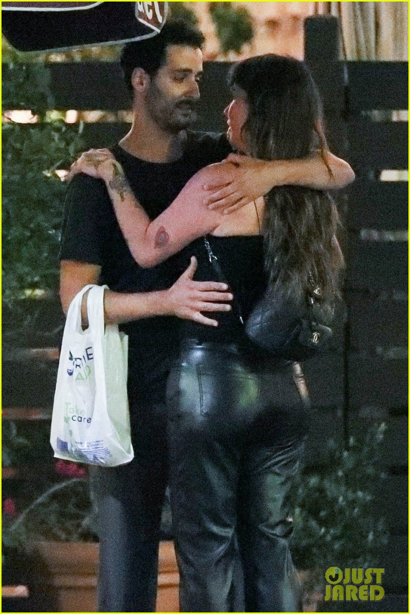 Kesha Cuddles With Mystery Guy After A Dinner Date in LA: Photo 4806473 ...