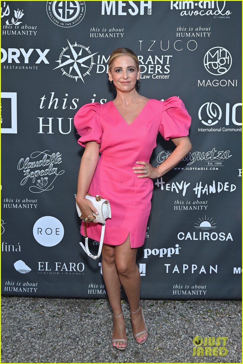 Kim Kardashian Gives Back & Raises Awareness For Asylum Seekers at TIAH ...