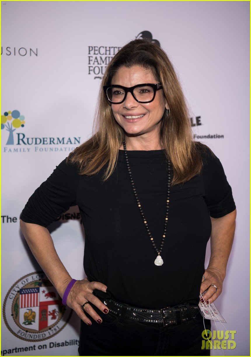 'The Santa Clauses' Series at Disney+ Adds Laura San Giacomo In Unique ...