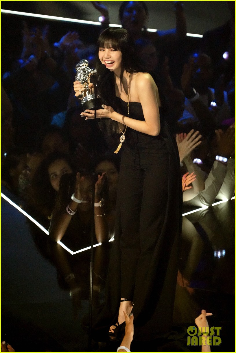 Blackpink's Lisa Becomes First Solo K-Pop Artist To Win a VMA!: Photo 4807572 | Photos | Just ...