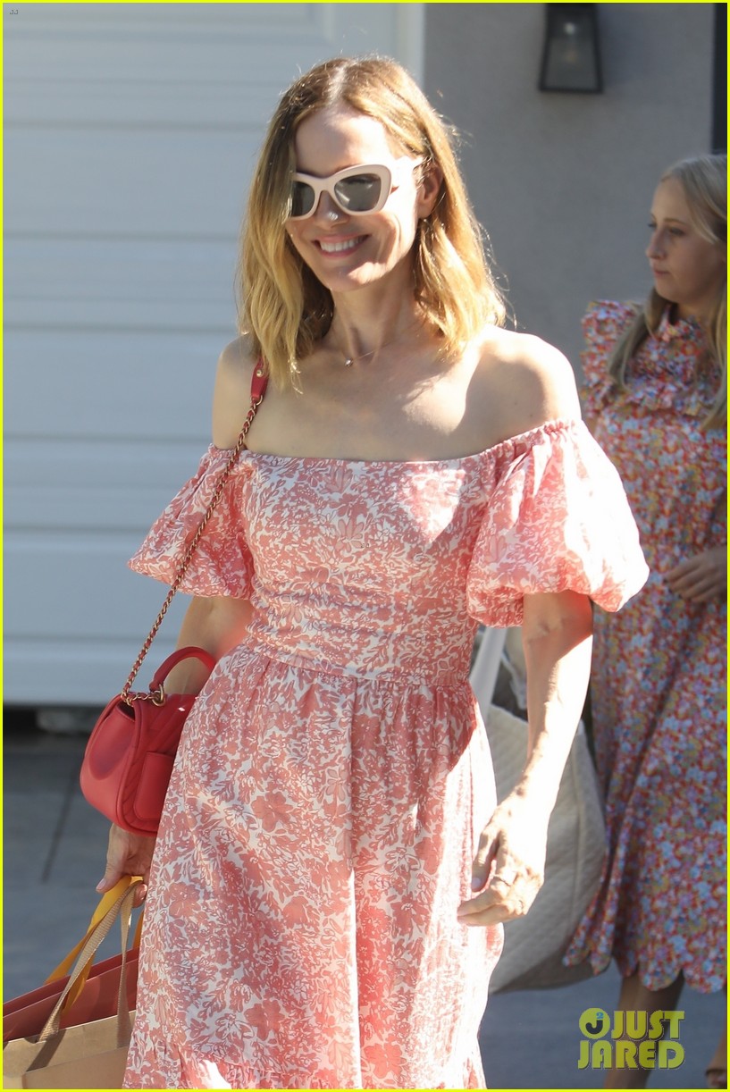 Leslie Mann, Mindy Kaling, Laverne Cox, & More Enjoy Pampering, Gifting ...