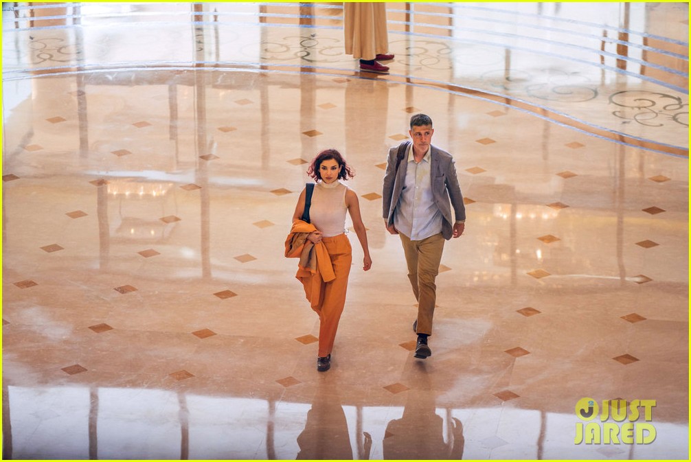 Matthew Fox Leads Peacock's Thrilling New Series 'Last Light' - Watch ...