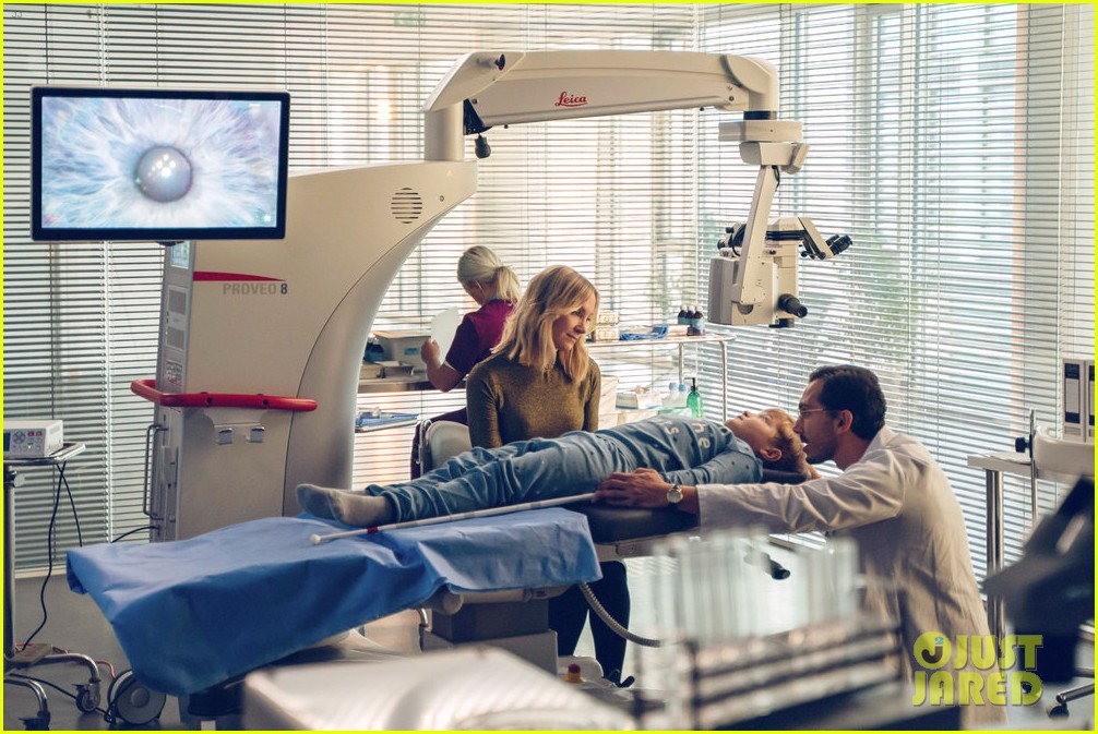 Matthew Fox Leads Peacock's Thrilling New Series 'Last Light' - Watch ...