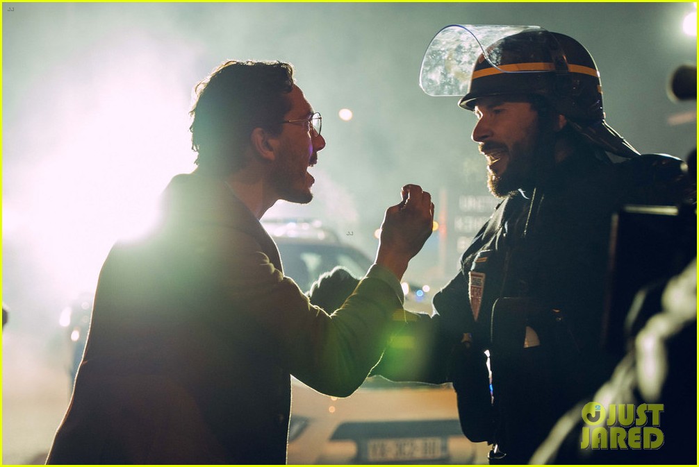 Matthew Fox Leads Peacock's Thrilling New Series 'Last Light' - Watch ...