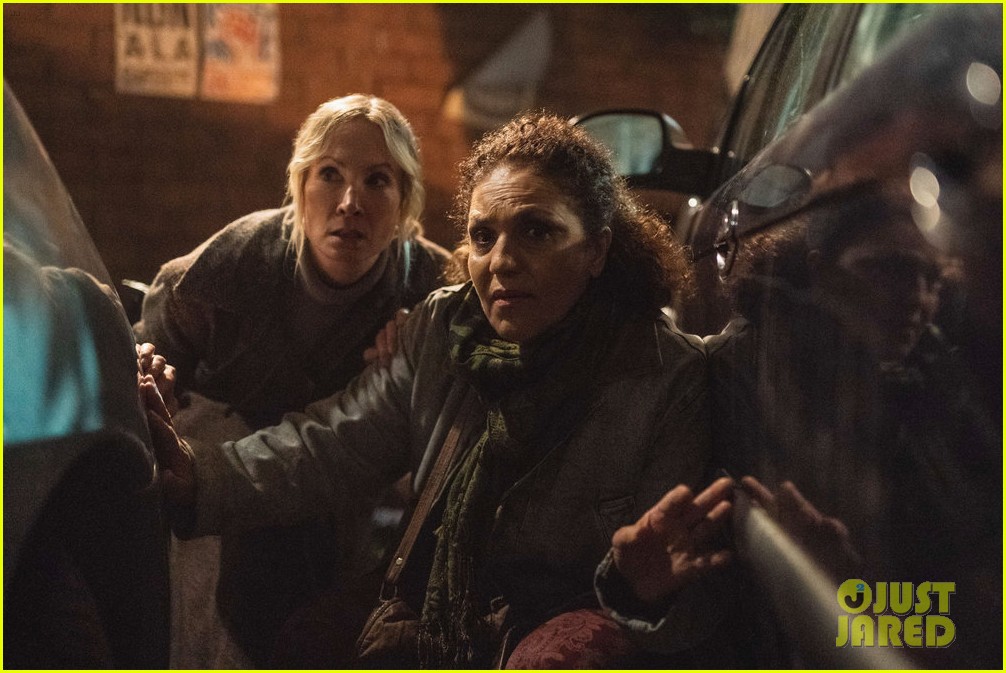 Matthew Fox Leads Peacock's Thrilling New Series 'Last Light' - Watch ...