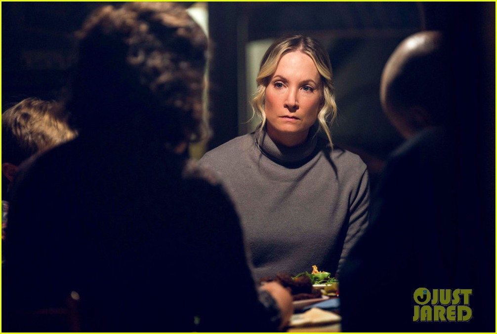 Matthew Fox Leads Peacock's Thrilling New Series 'Last Light' - Watch ...