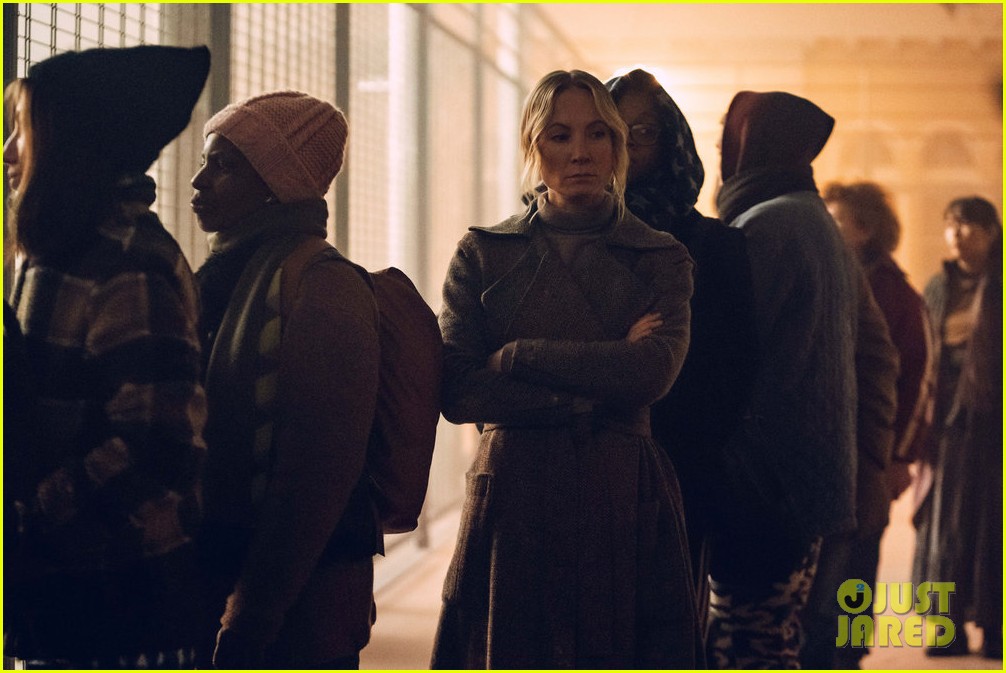 Matthew Fox Leads Peacock's Thrilling New Series 'Last Light' - Watch ...