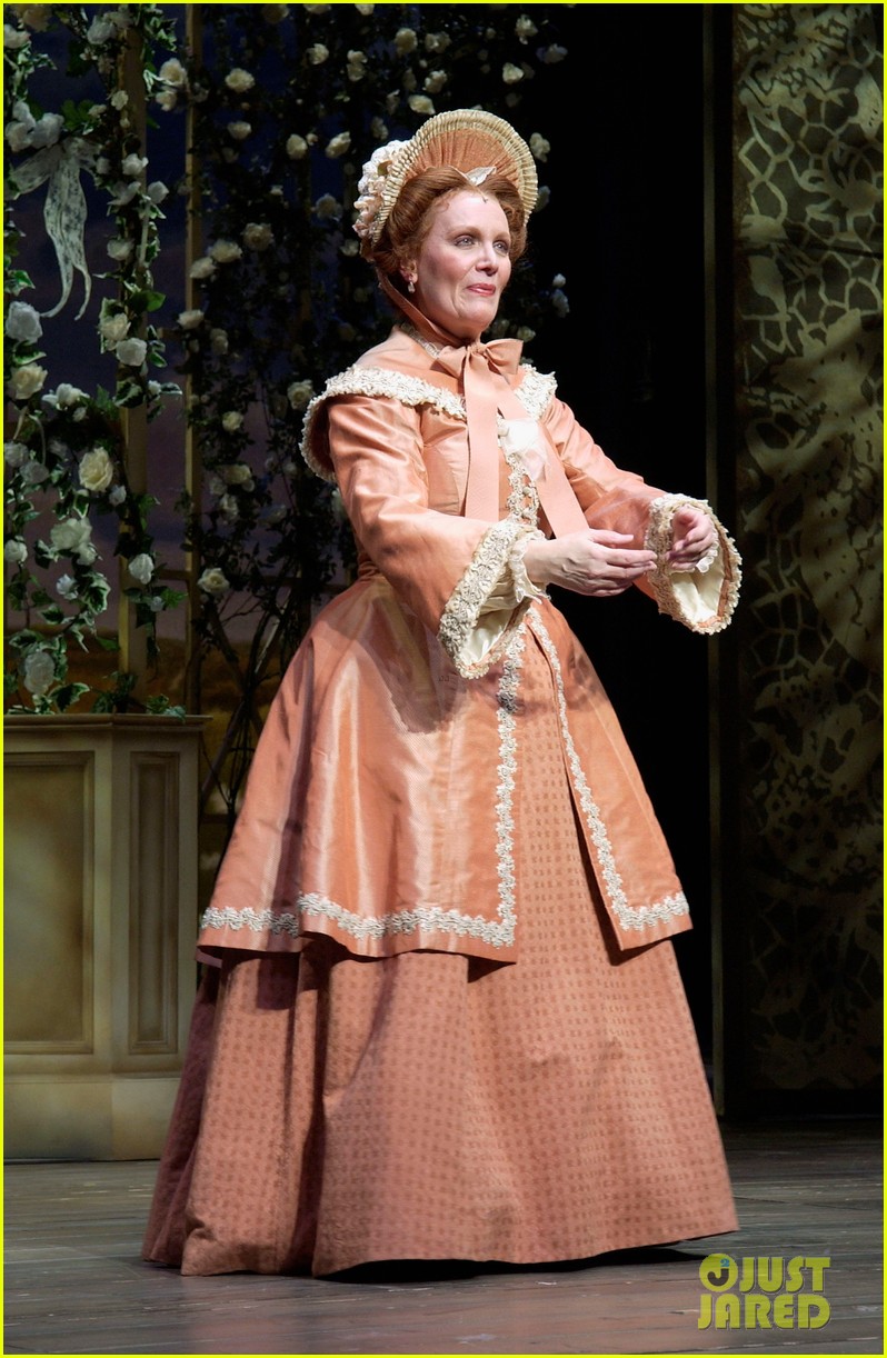 Singer Maureen McGovern Diagnosed with Rare Variant of Alzheimer's ...