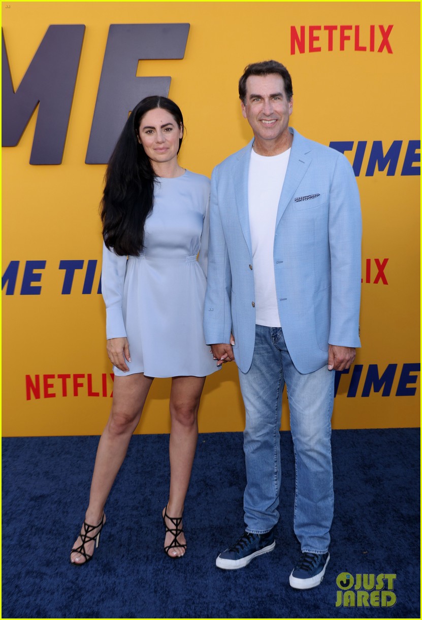 Mark Wahlberg Was Really Naked In That One 'Me Time' Trailer Scene With ...