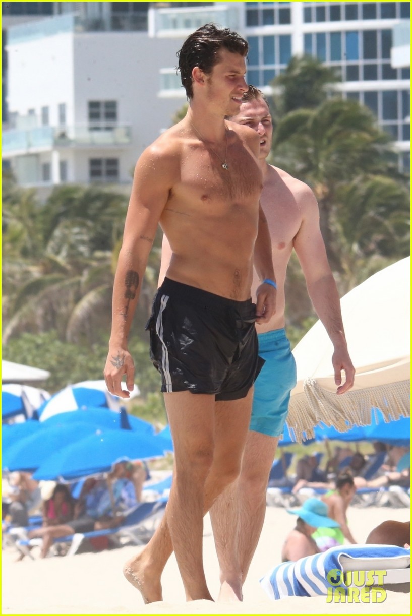 Shawn Mendes Soaks Up the Sun During Miami Beach Day (Photos): Photo ...