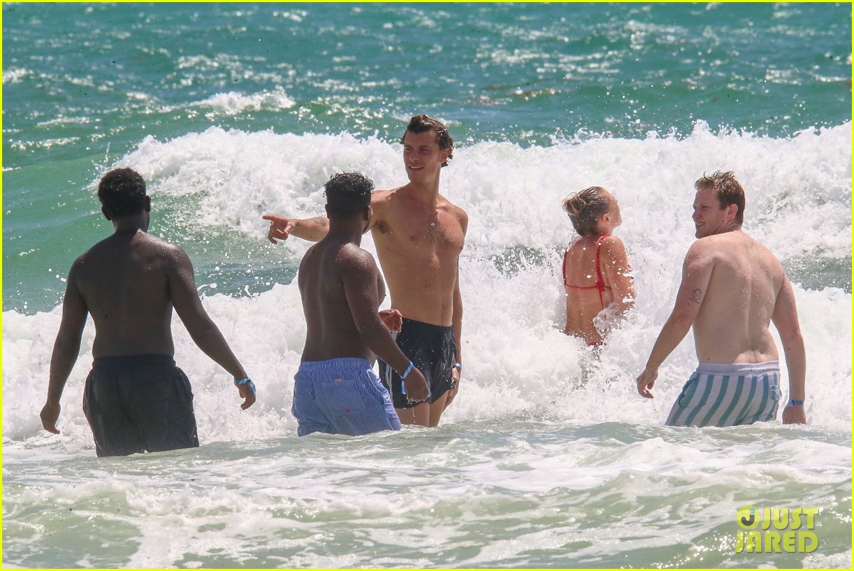 Shawn Mendes Soaks Up the Sun During Miami Beach Day (Photos): Photo ...