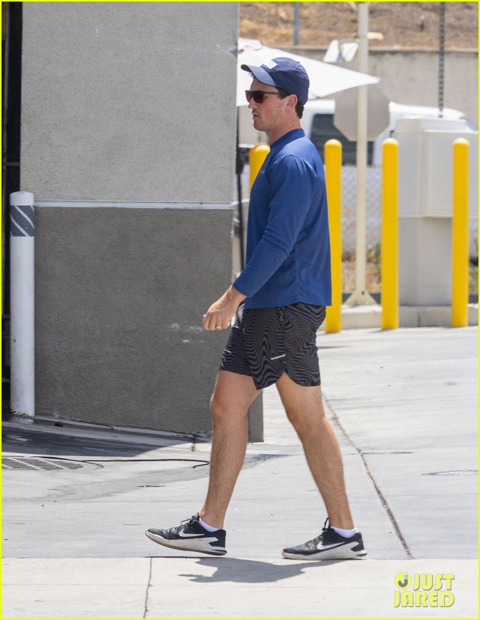 Miles Teller Spotted Running Errands in L.A. Amid Top Gun's Continued ...