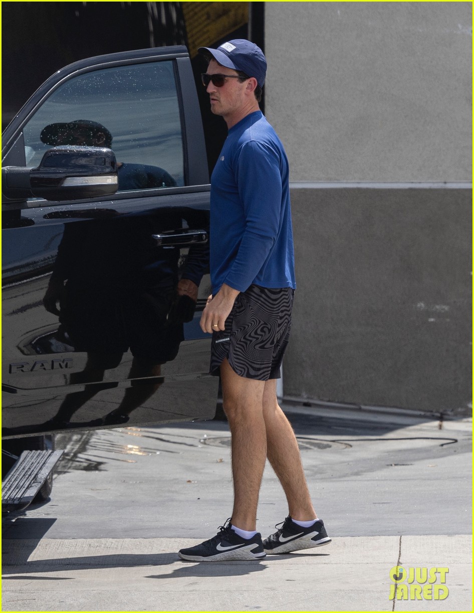 Miles Teller Spotted Running Errands in L.A. Amid Top Gun's Continued ...