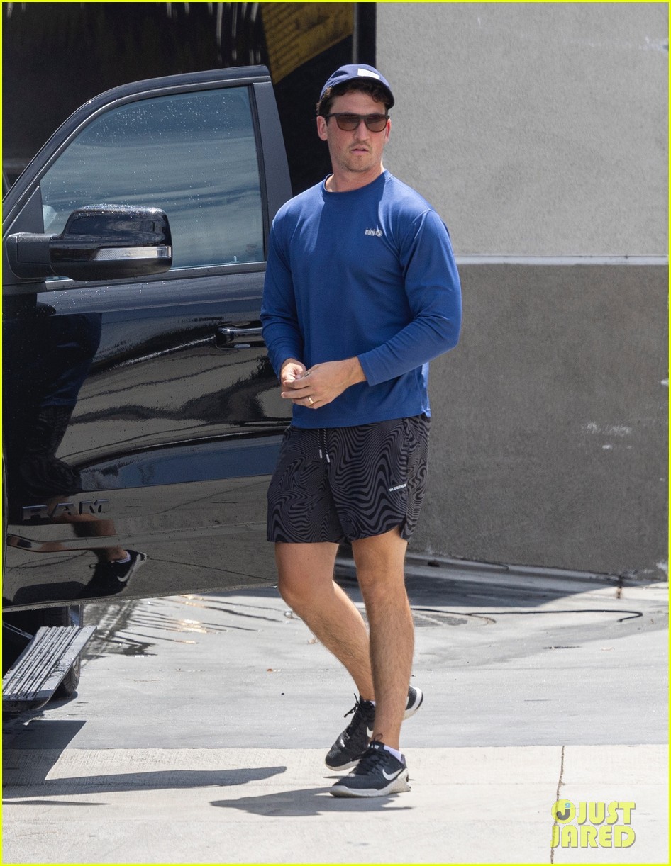 Miles Teller Spotted Running Errands in L.A. Amid Top Gun's Continued ...