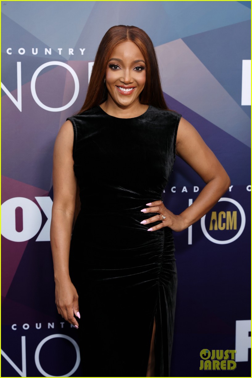 Miranda Lambert, Avril Lavigne & More Step Out For the ACM Honors 2022!: Photo 4805668 | Avril ...