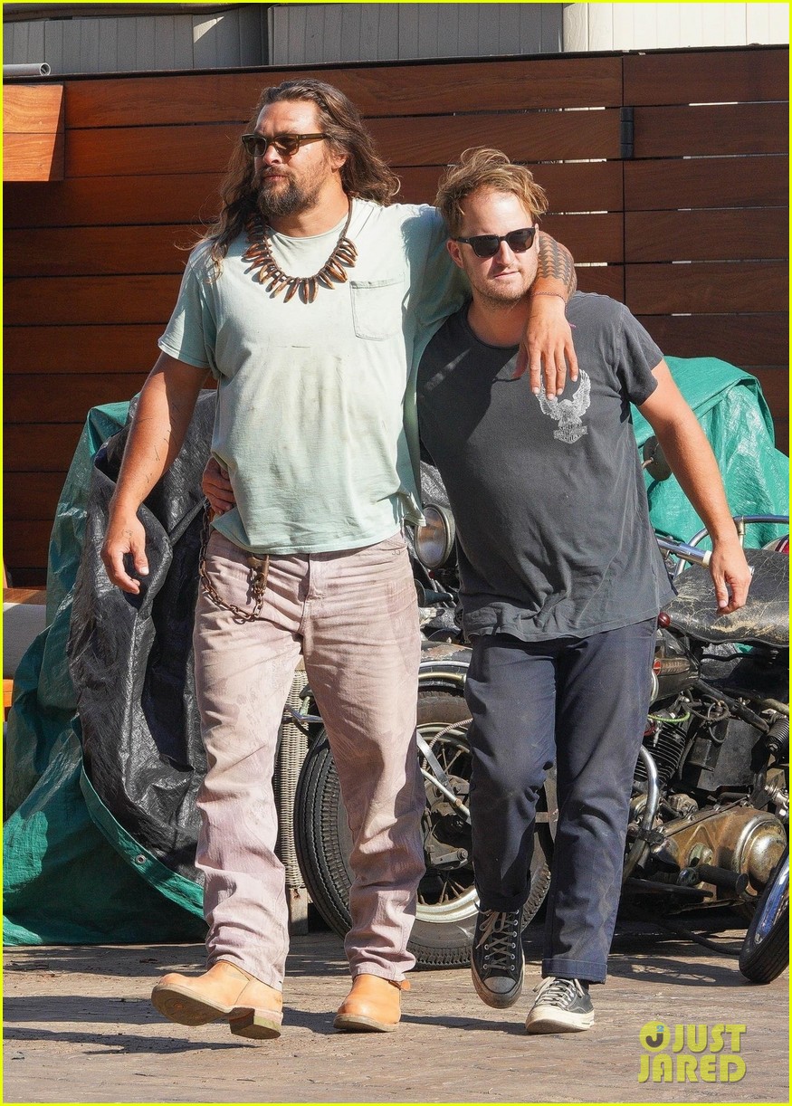 Photo: jason momoa lunch with a friend 09 | Photo 4806056 | Just Jared