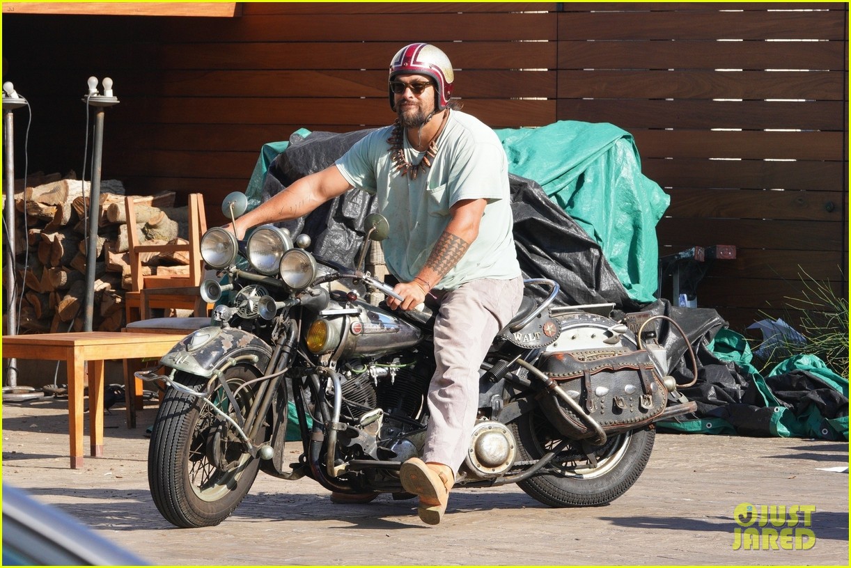 Jason Momoa Takes a Break from 'See' Press to Enjoy Lunch with a Friend ...