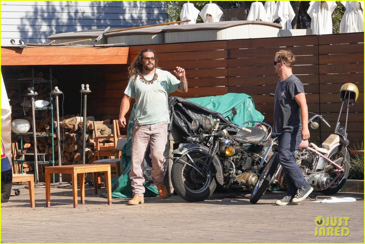 Jason Momoa Takes a Break from 'See' Press to Enjoy Lunch with a Friend ...