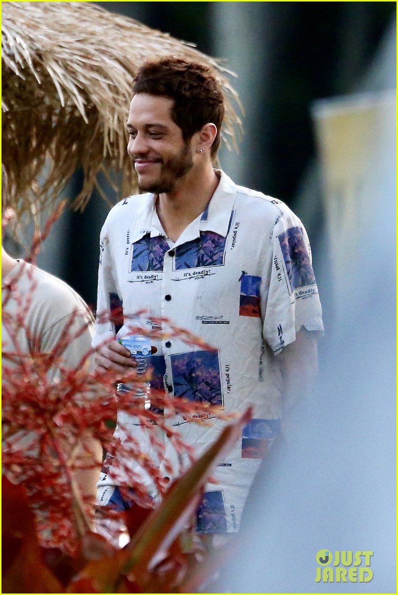Pete Davidson Takes a Break From Filming 'Wizards!' in Australia: Photo ...