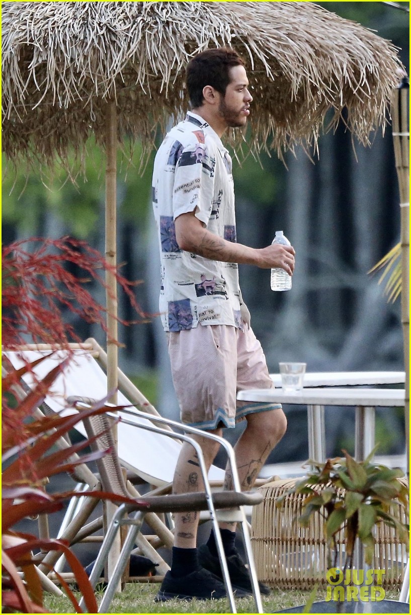 Pete Davidson Takes a Break From Filming 'Wizards!' in Australia: Photo ...