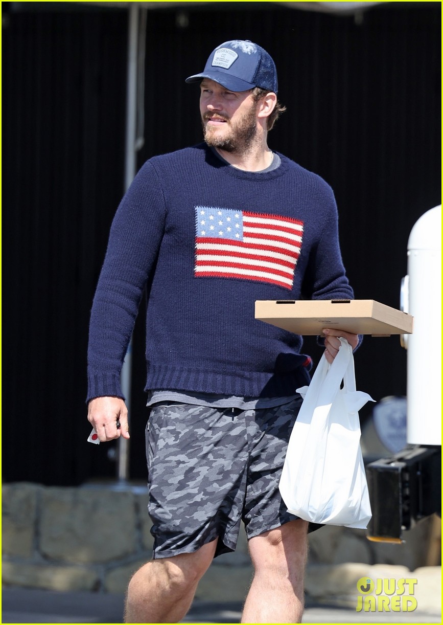 Chris Pratt & Wife Katherine Kick Off Their Weekend with Her Mom Maria ...